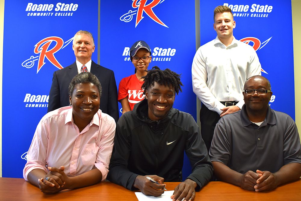 News: Roane State basketball player Jeremy Joyner signs with UT-Martin ...